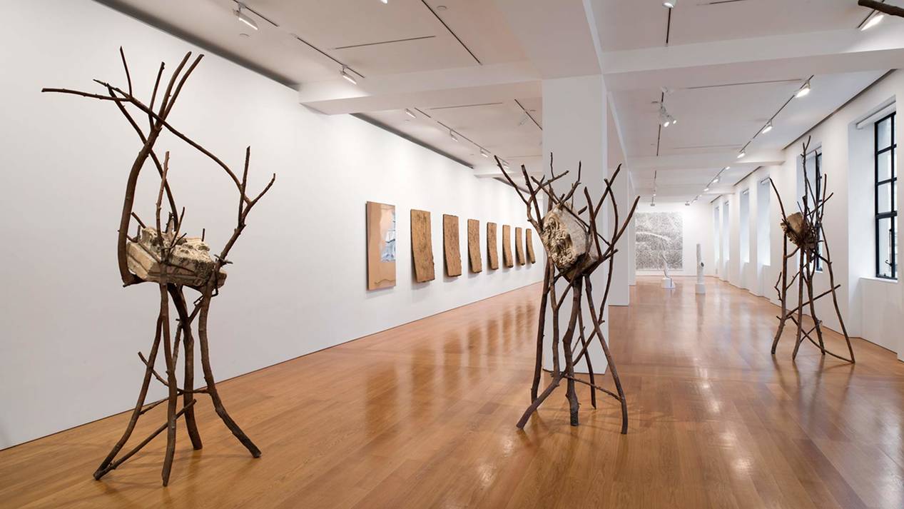 Fendi Bonds With Giuseppe Penone: a Dialogue Between Tradition and ...